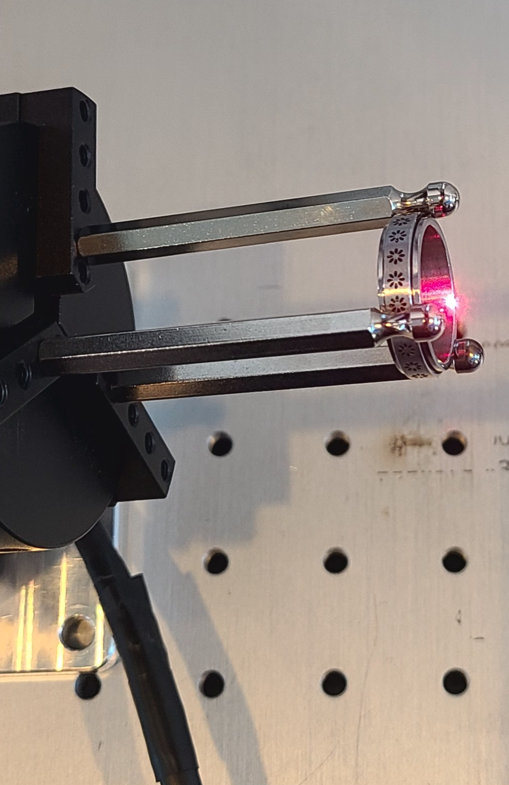 FSL Chuck Rotary V2 Setup for Galvo Lasers – FSL Support Helpdesk